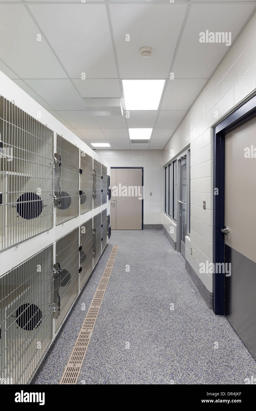 Row cages hi-res stock photography and images - Alamy