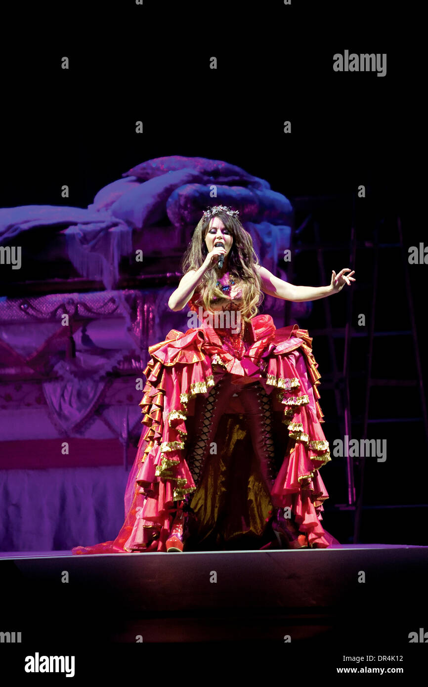 Sarah brightman singer hi-res stock photography and images - Alamy