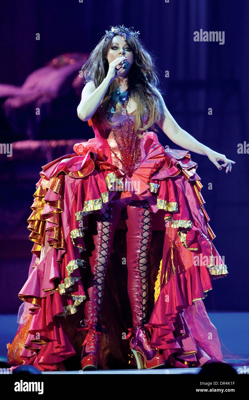 Sarah brightman singer hi-res stock photography and images - Alamy