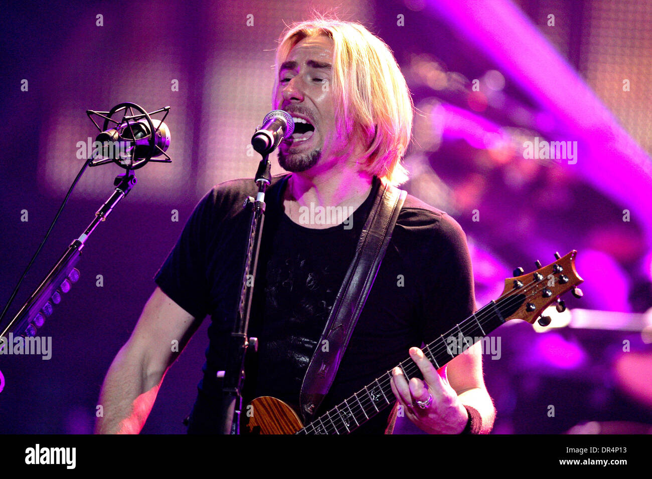 Lead singer of support band hi-res stock photography and images - Alamy