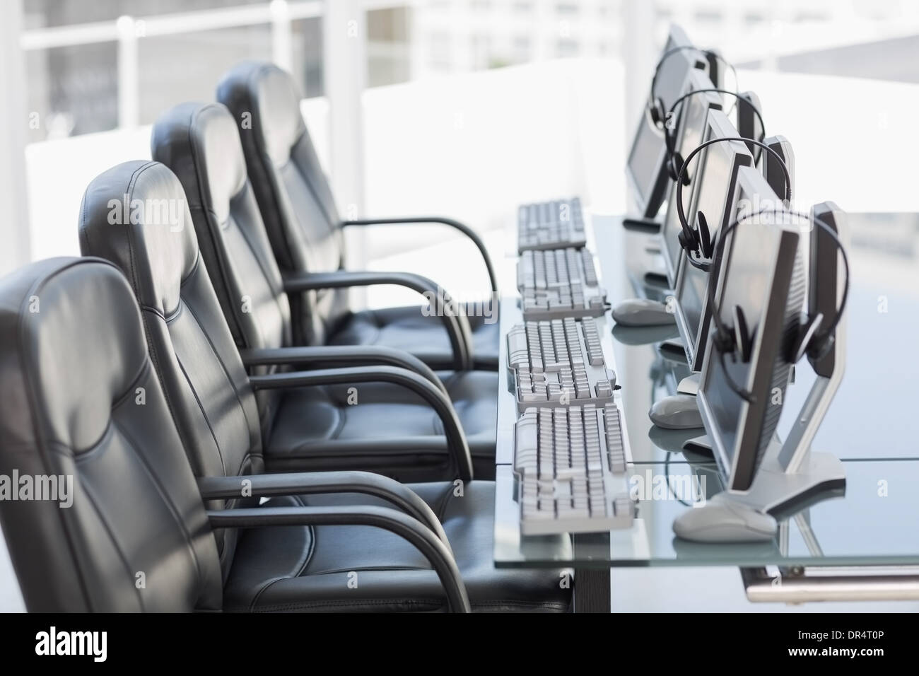 Office computers technology hi-res stock photography and images - Alamy