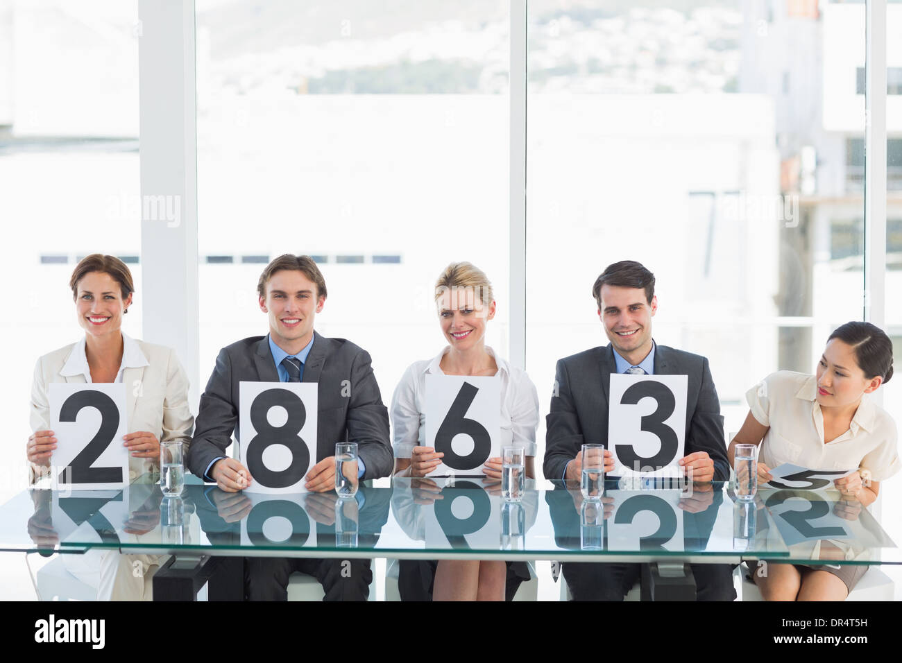 Group holding signs hi-res stock photography and images - Alamy