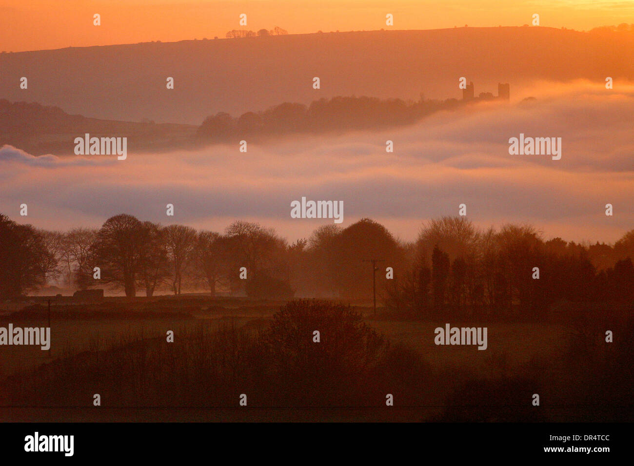 sunset derbyshire uk Stock Photo - Alamy