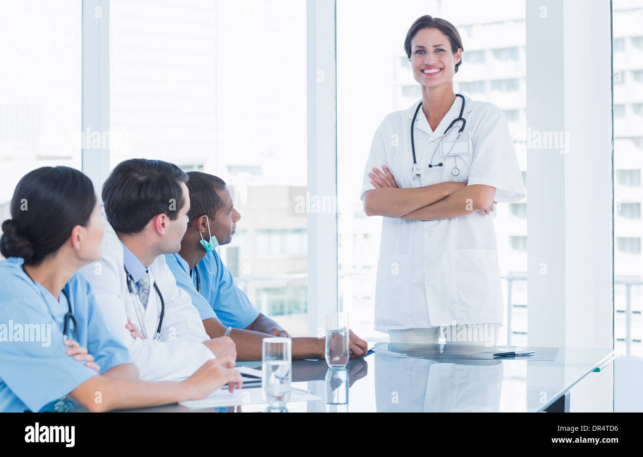 Doctor team hi-res stock photography and images - Alamy