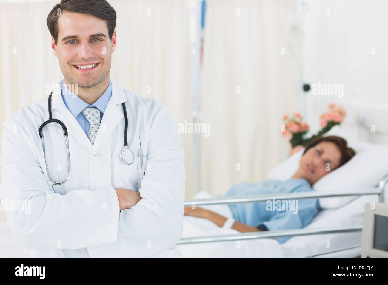 Doctor and patient hospital hi-res stock photography and images - Alamy