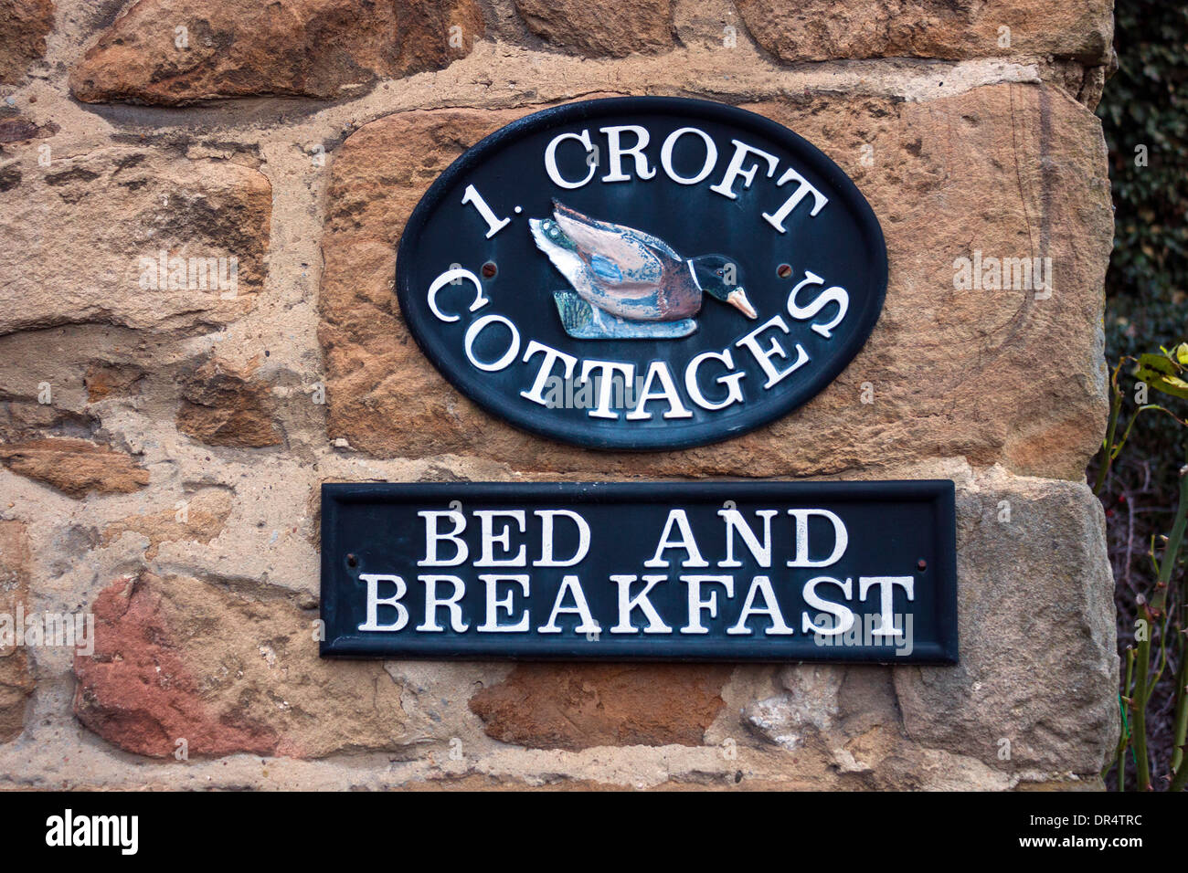 England bed breakfast sign hi-res stock photography and images - Alamy