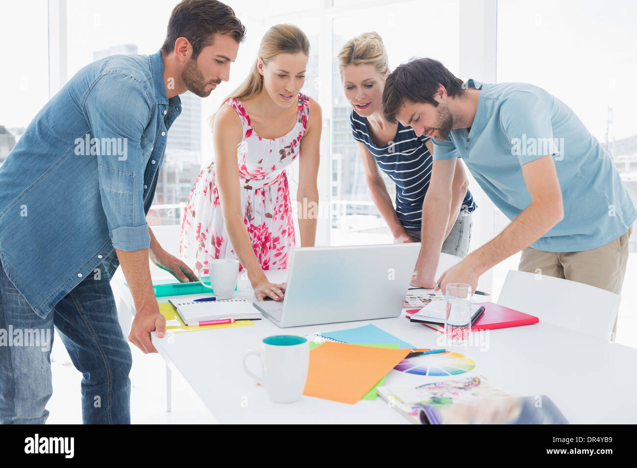 People using technology hi-res stock photography and images - Alamy