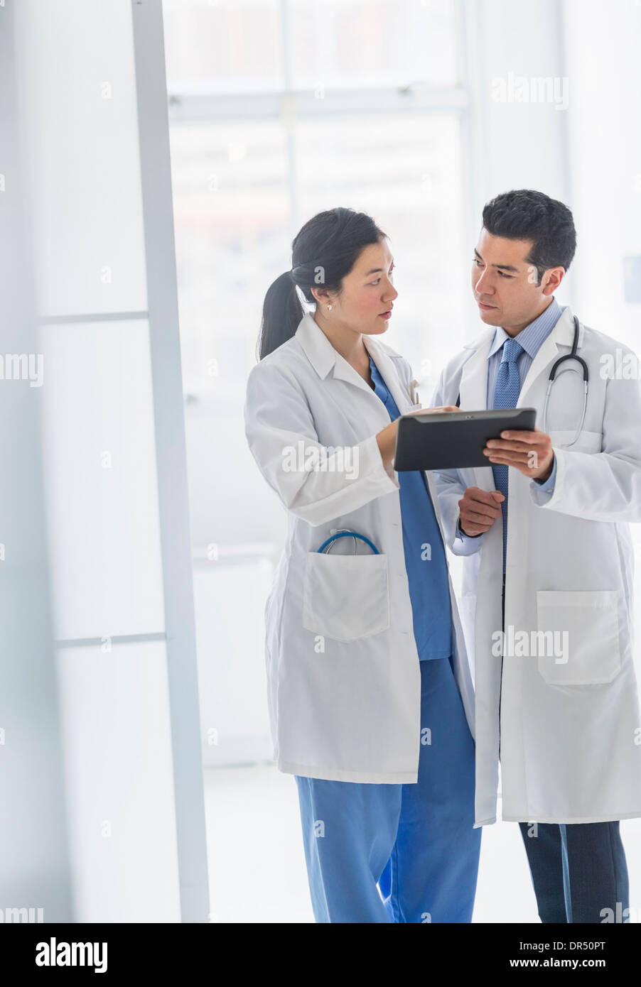Doctors making rounds hospital hi-res stock photography and images - Alamy
