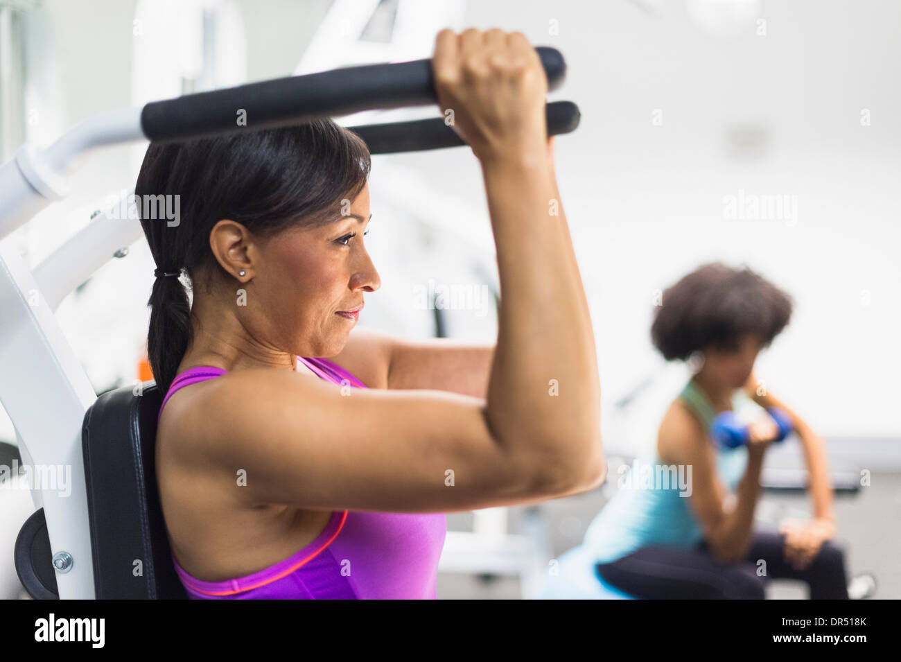 African American woman working out in gym Stock Photo - Alamy