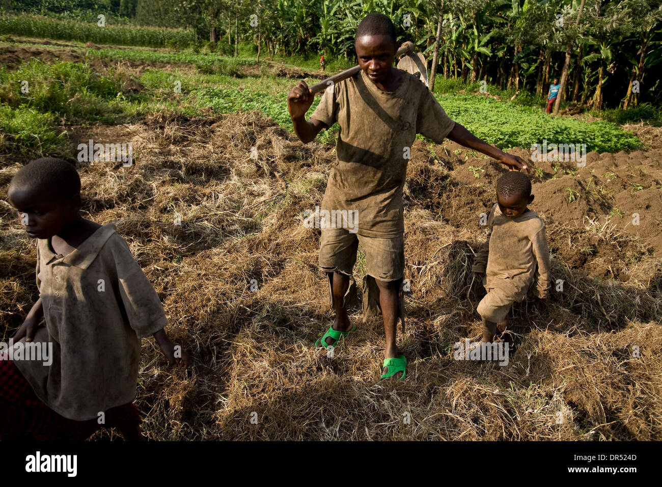 Congo children farm hi-res stock photography and images - Alamy
