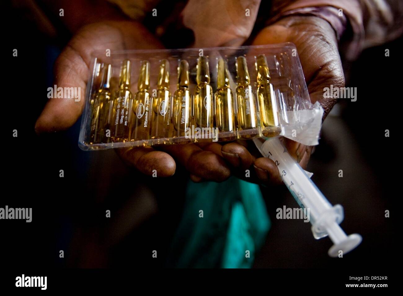 Vitamin b injection hi-res stock photography and images - Alamy
