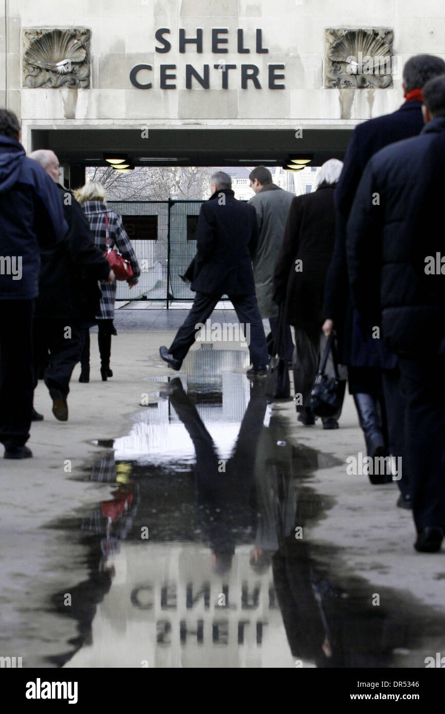 Royal dutch shell headquarters hi-res stock photography and images - Alamy