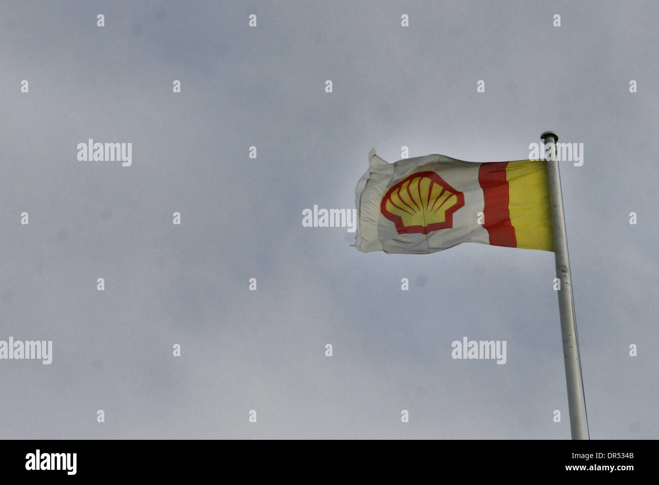 Royal dutch shell headquarters hi-res stock photography and images - Alamy