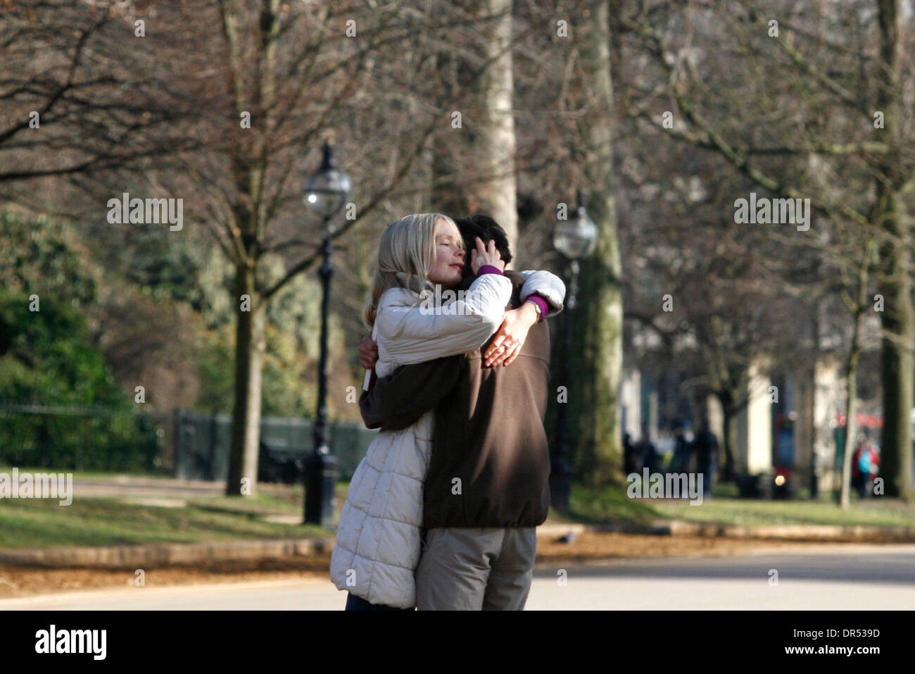 Feb 13, 2009 - London, England, United Kingdom - A couple seen kissing ...