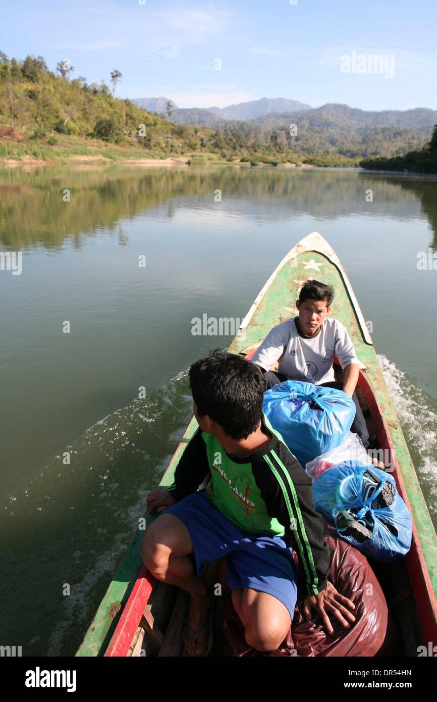 Myanmar border hi-res stock photography and images - Alamy