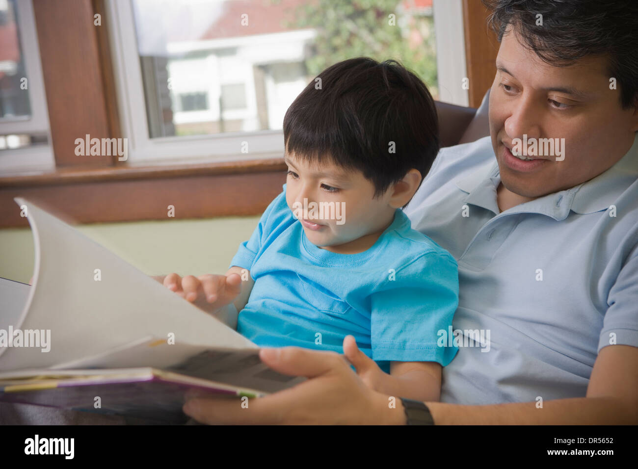 Two hispanic boys book hi-res stock photography and images - Alamy
