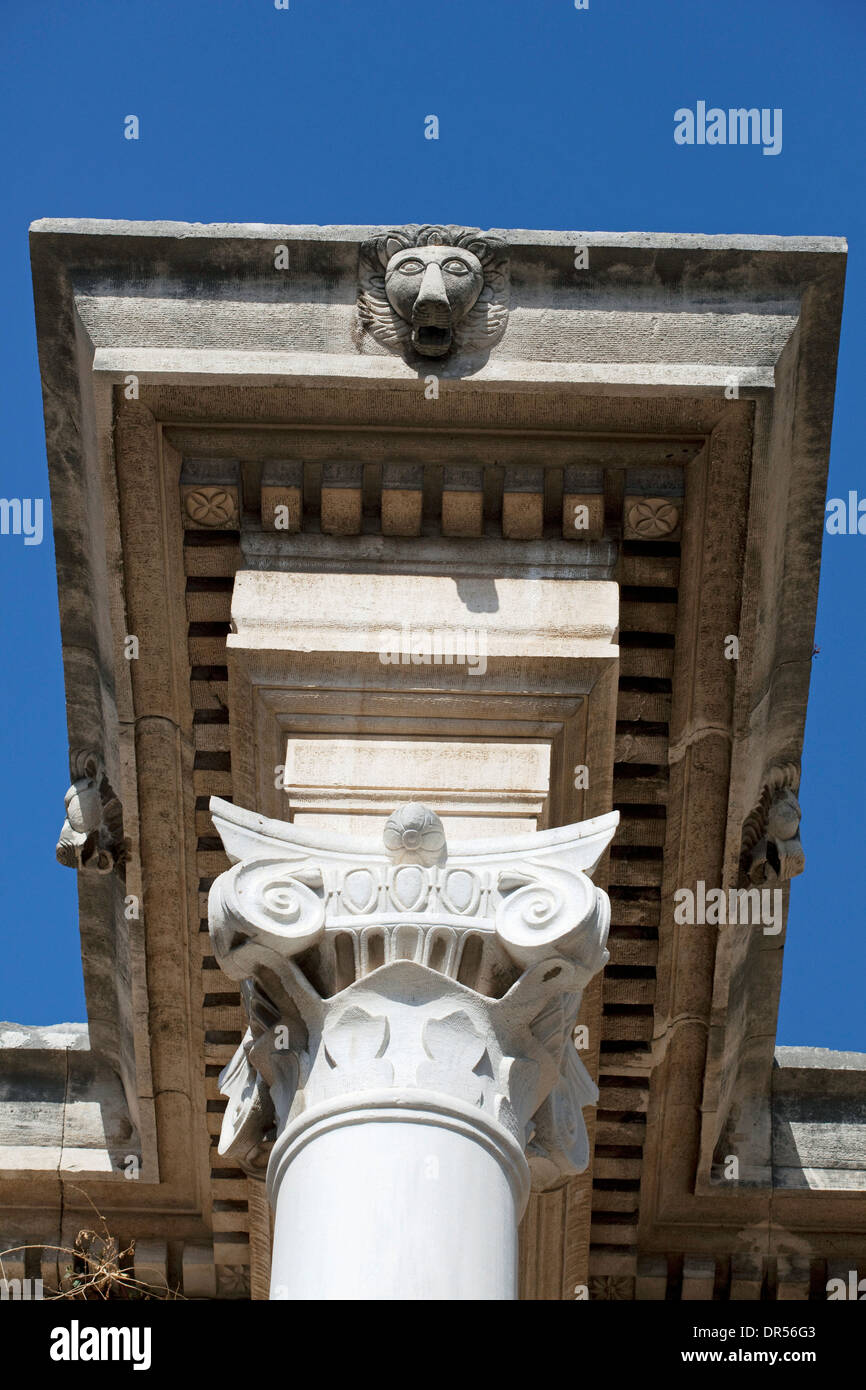 Corint style colums on Hadrianus Gate Antalya Turkey Stock Photo - Alamy