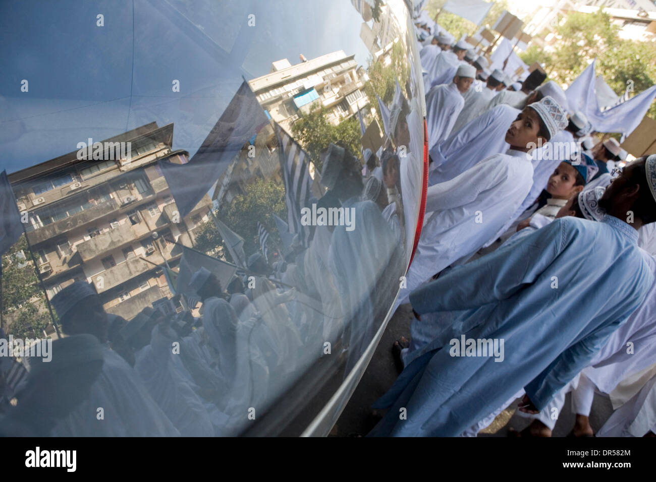Dec 07, 2008 - Mumbai, India - Muslim organisations in Mumbai hold a ...