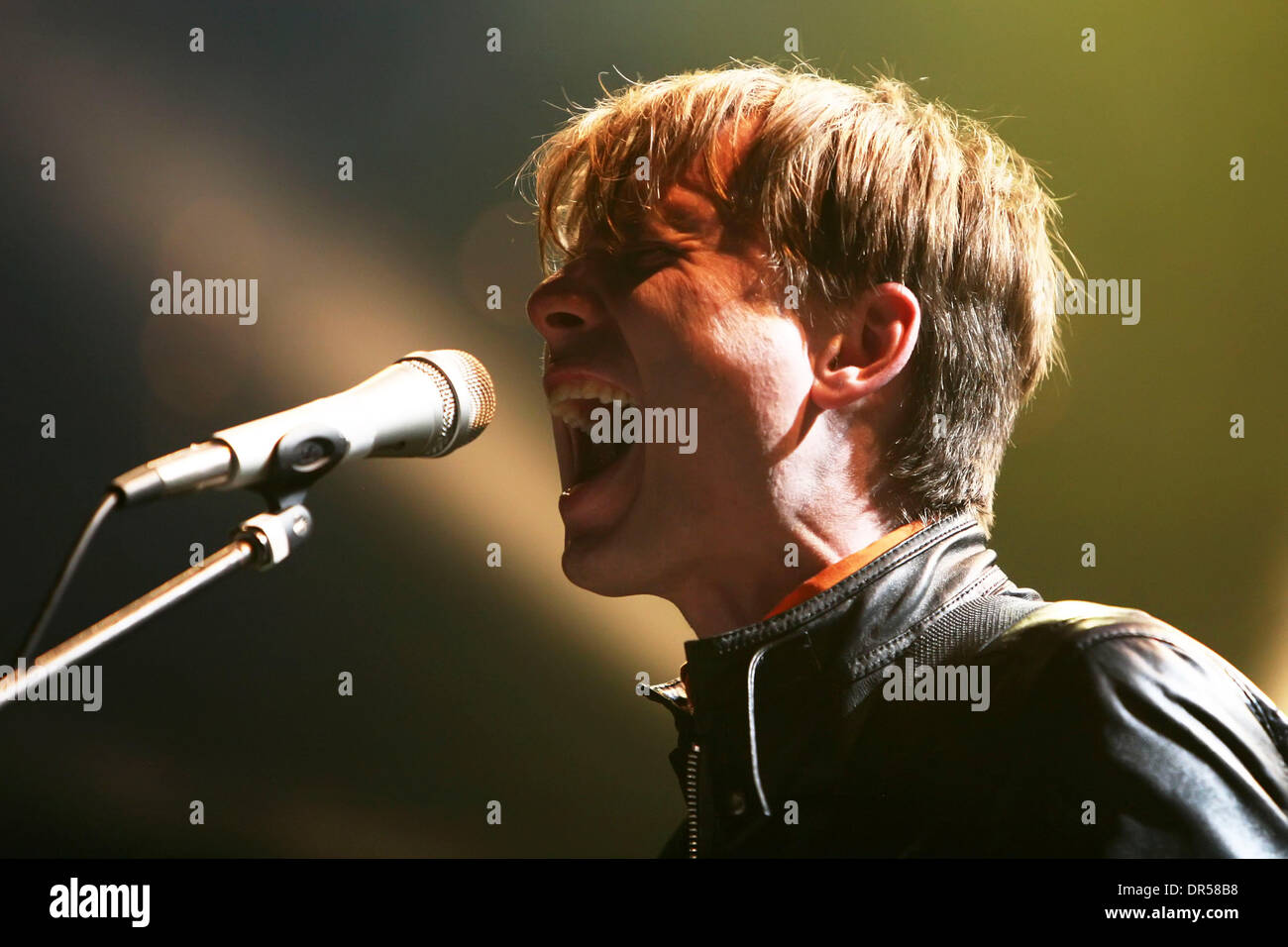 Dec 11, 2008 - Oakland, California, USA - Dizzy Balloon performs live ...