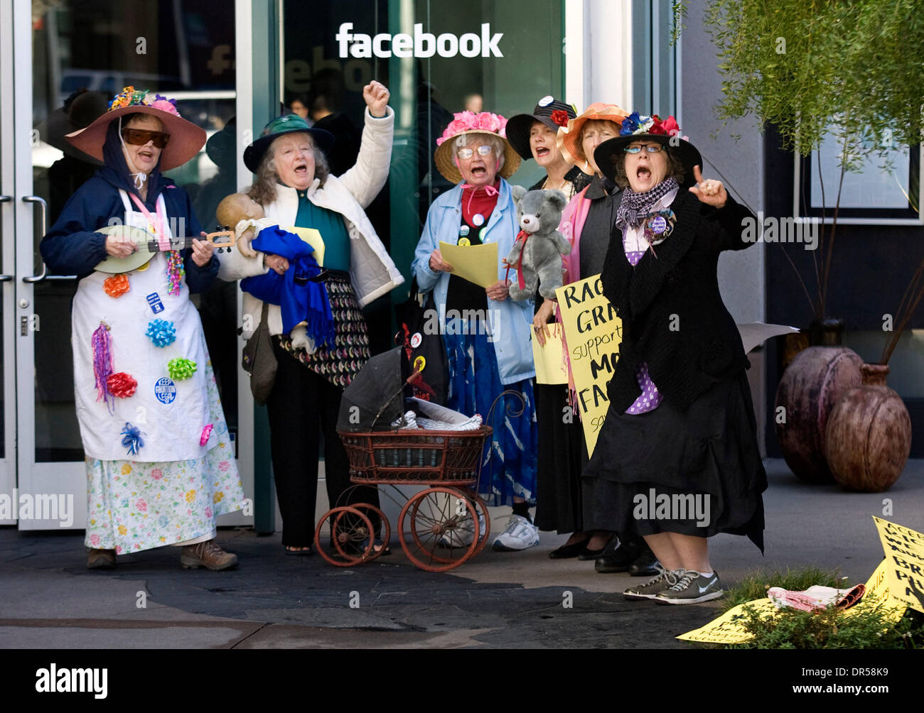 Jan 16, 2009 - Palo Alto , California, USA - (L-R) SHIRLEY POWERS ...