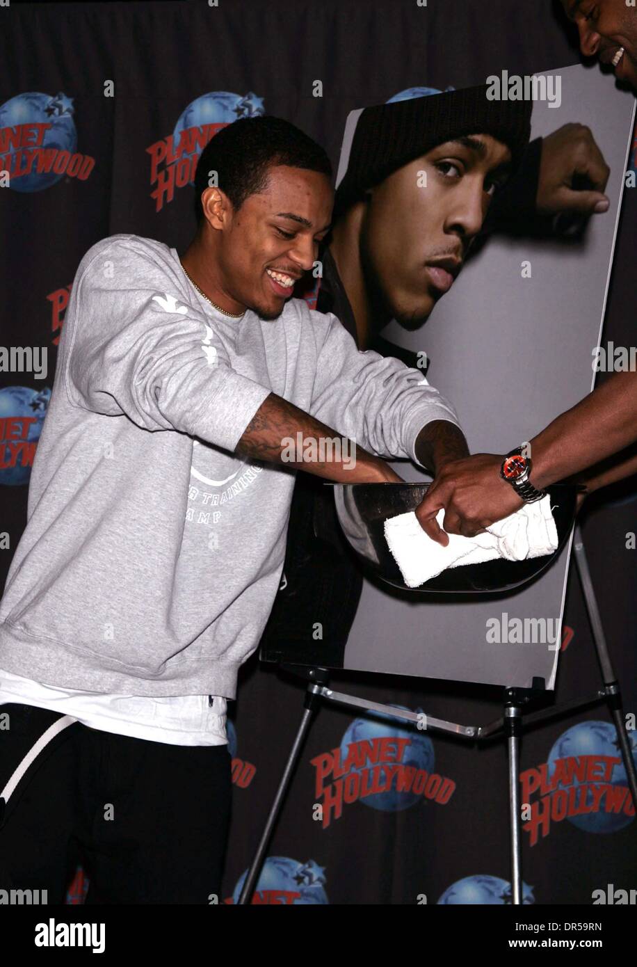 BOW WOW PROMOTES HIS NEW ALBUM ''NEW JACK CITY II'' WITH A HANDPRINT ...
