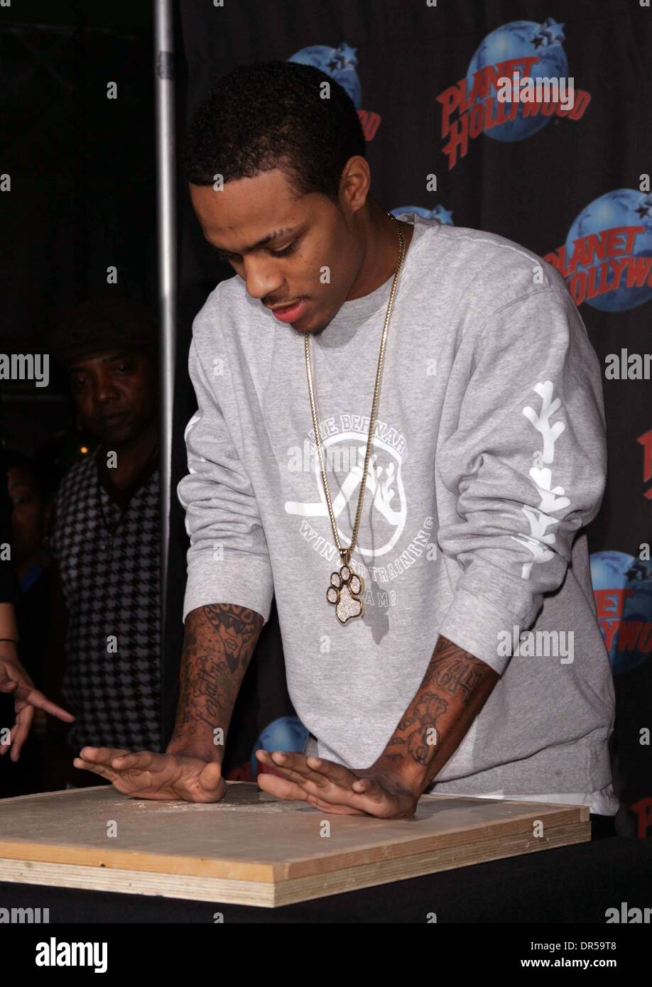BOW WOW PROMOTES HIS NEW ALBUM ''NEW JACK CITY II'' WITH A HANDPRINT ...