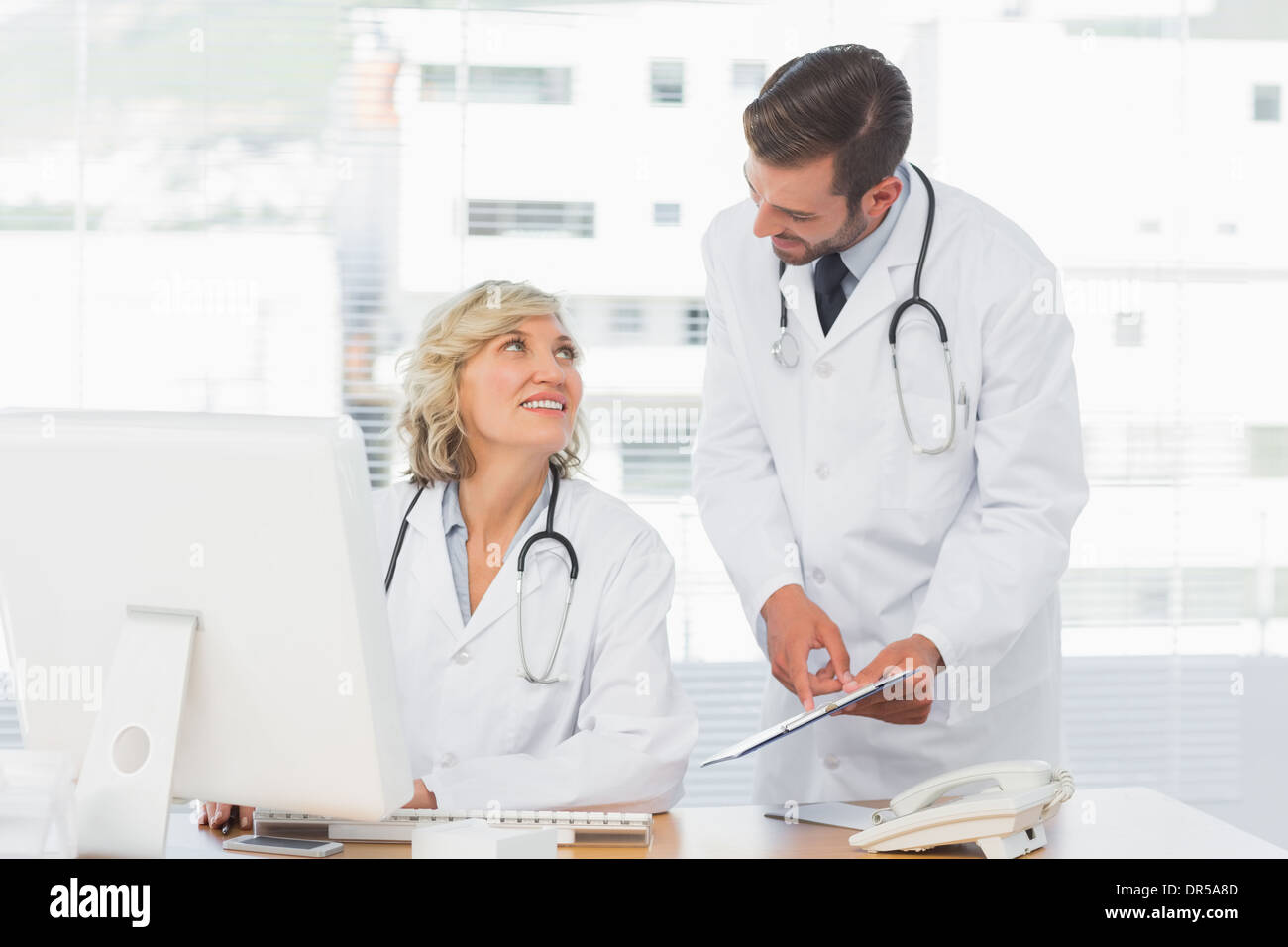 Medical digital tablet hi-res stock photography and images - Alamy