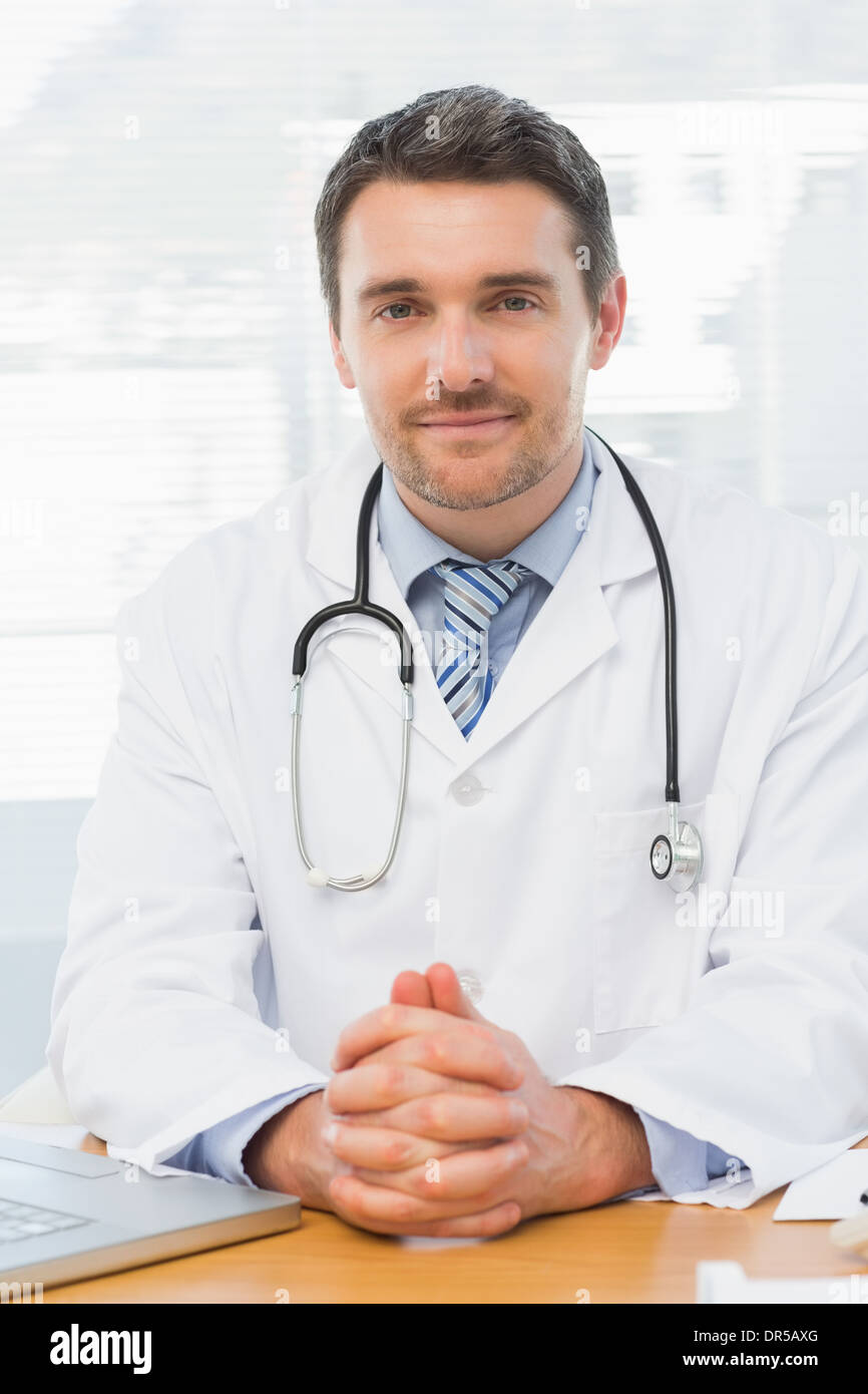 Doctor office desk hi-res stock photography and images - Alamy