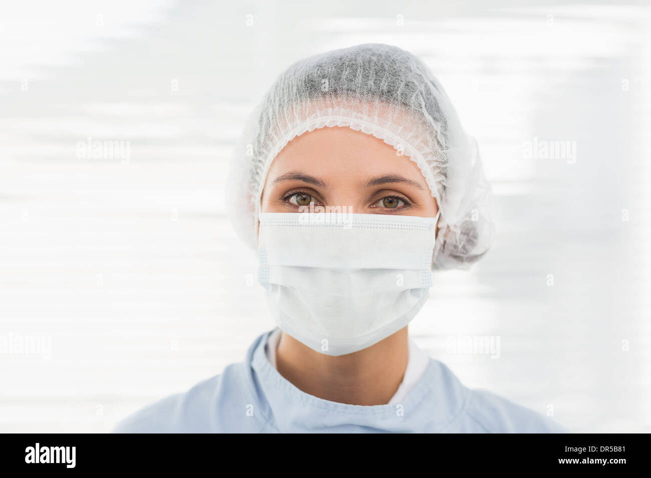 Surgical face mask doctor face hi-res stock photography and images - Alamy