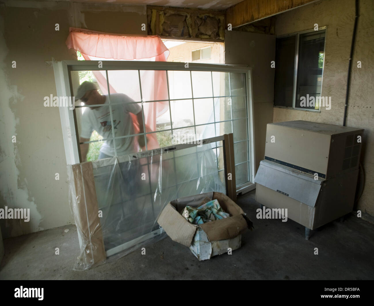 Thomas Longmore and chis crew, of AAA restoration under contract for ...