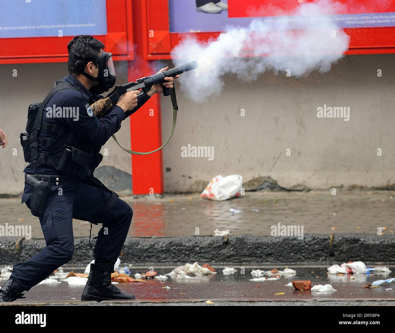 May 01, 2009 - Istanbul, Turkey - Turkish riot police use a water ...