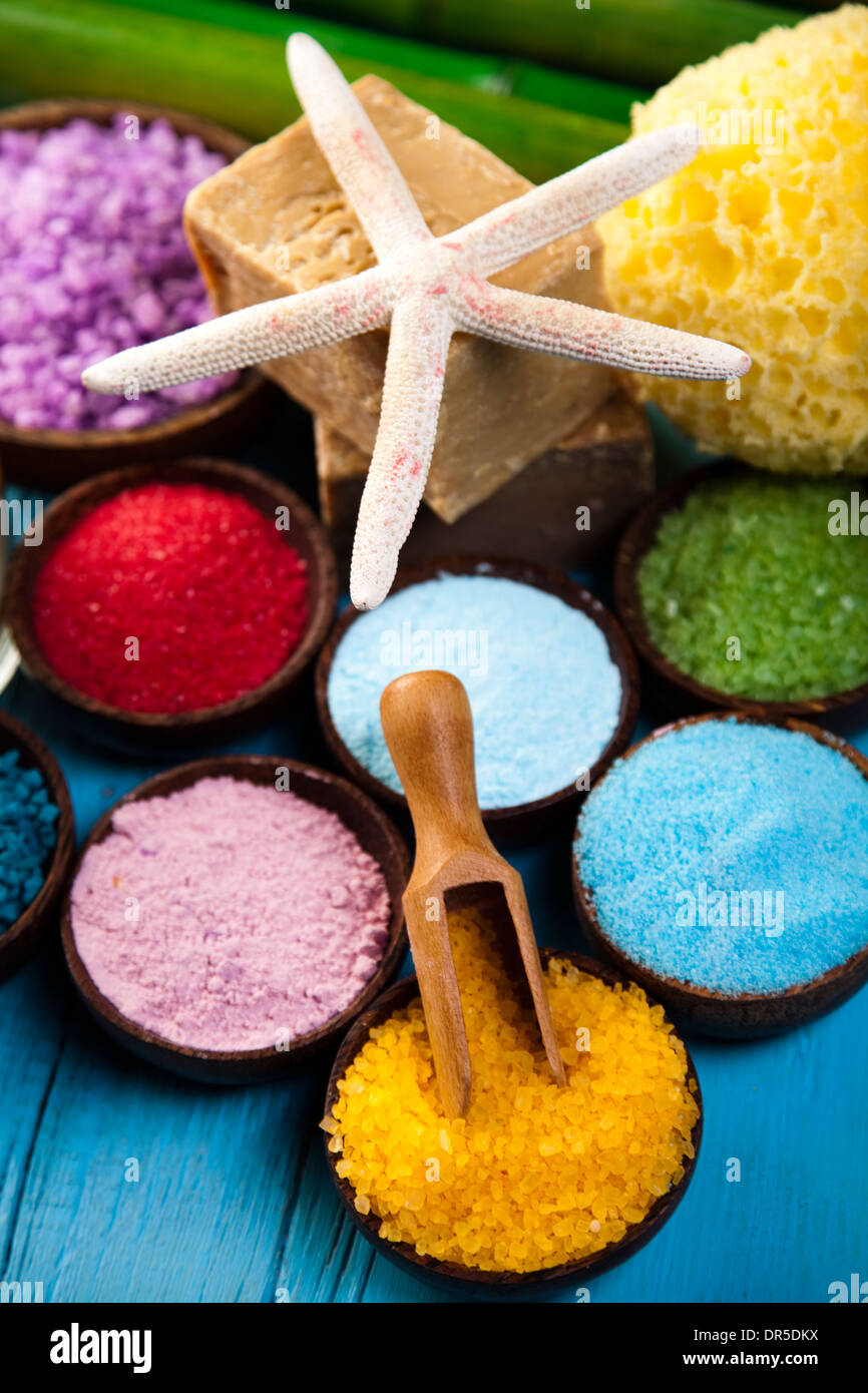 Spa, sea salt in wooden bowl Stock Photo - Alamy