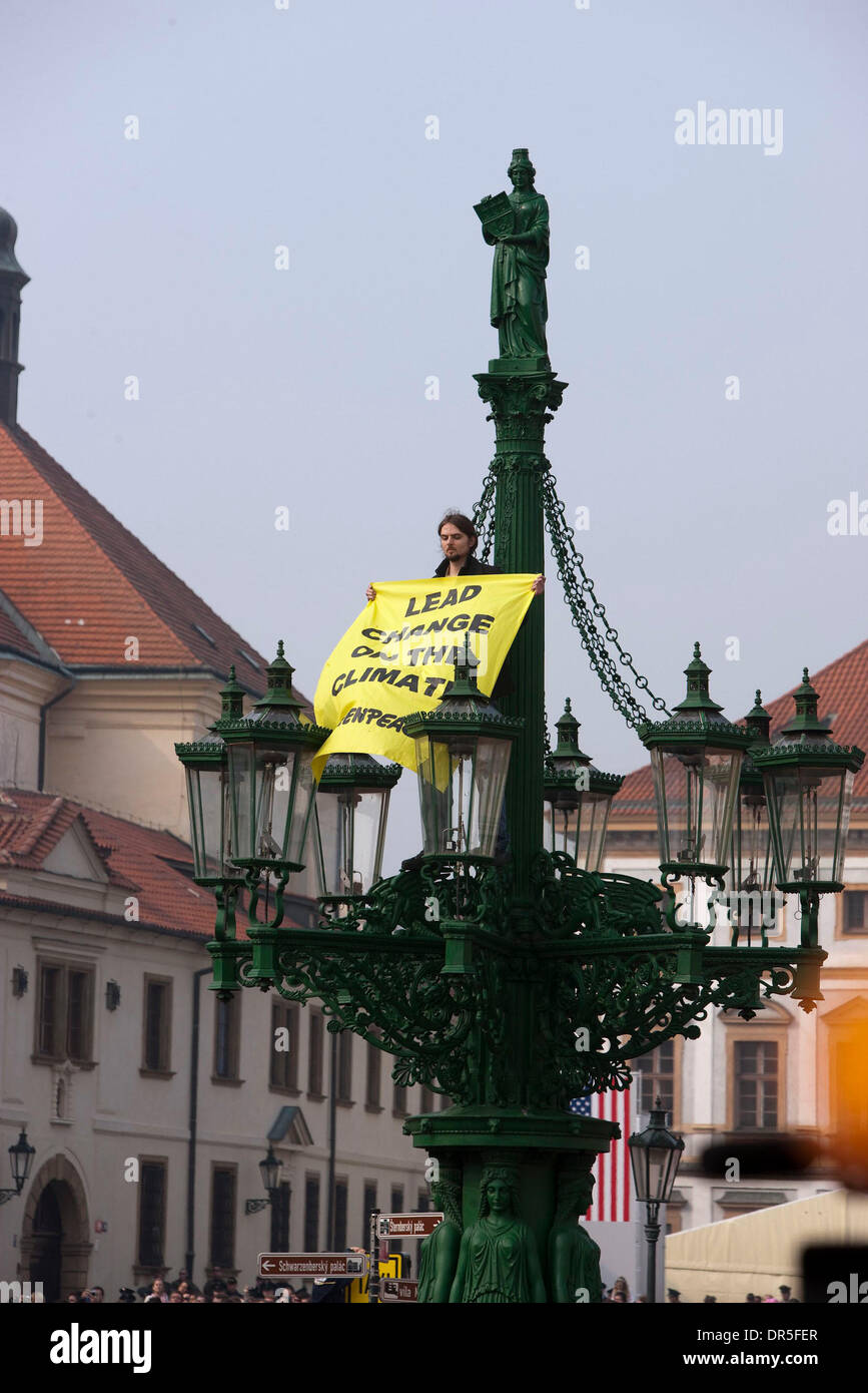 Barack obama holds speech hi-res stock photography and images - Alamy