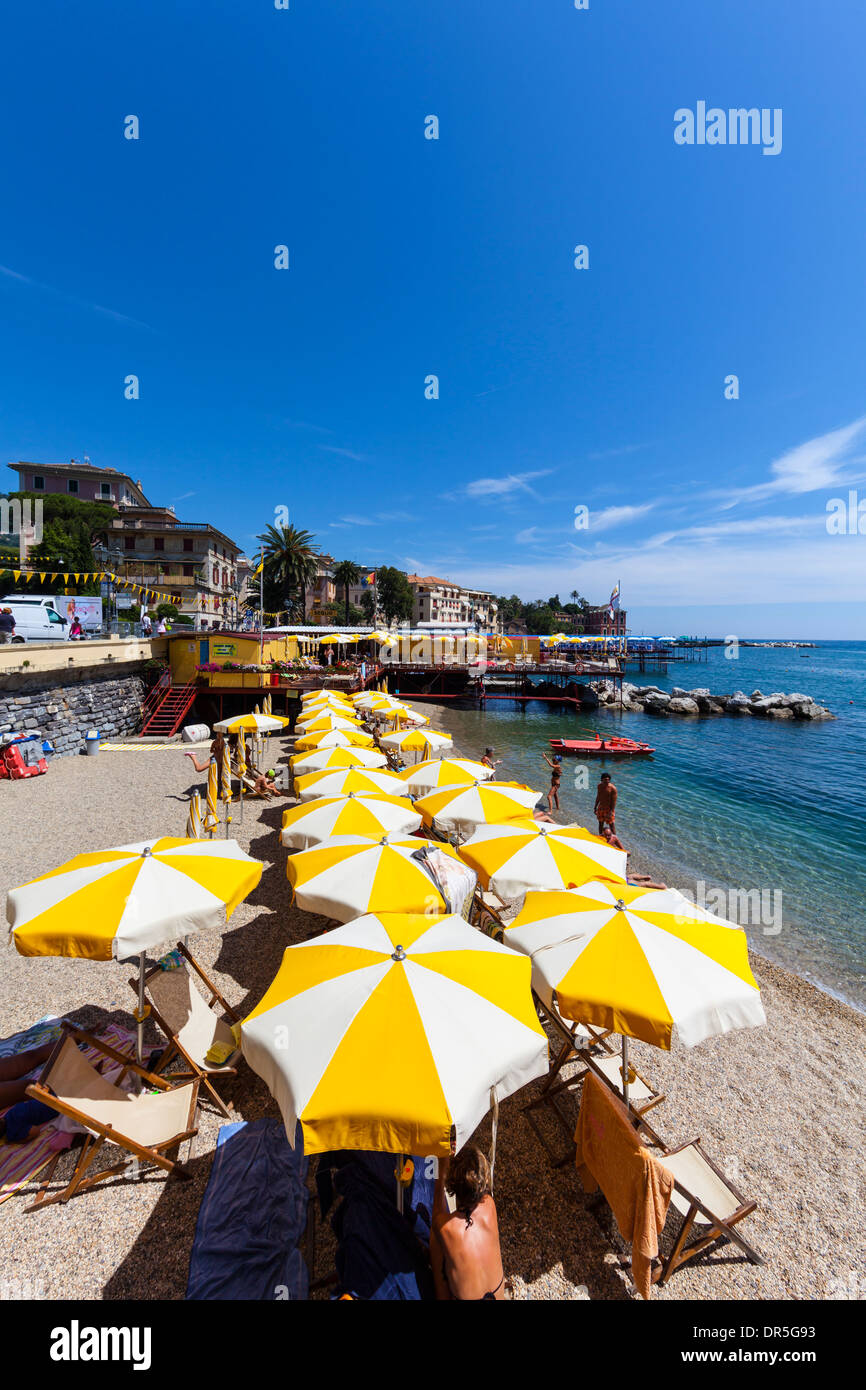Italy, Liguria, Rapallo, Tourists on beach Stock Photo - Alamy
