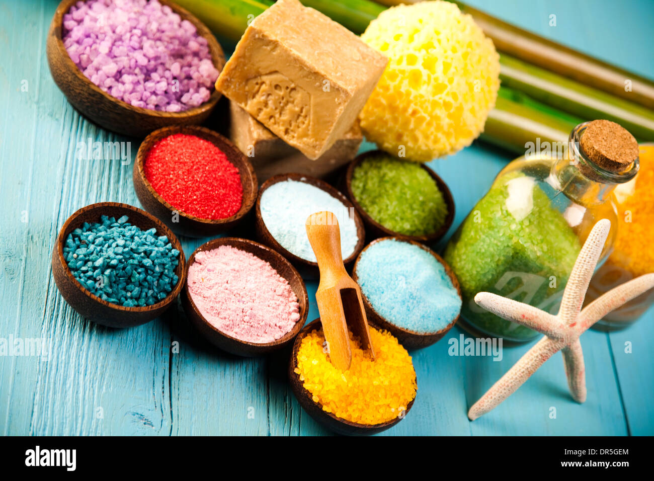 Spa, sea salt in wooden bowl Stock Photo - Alamy