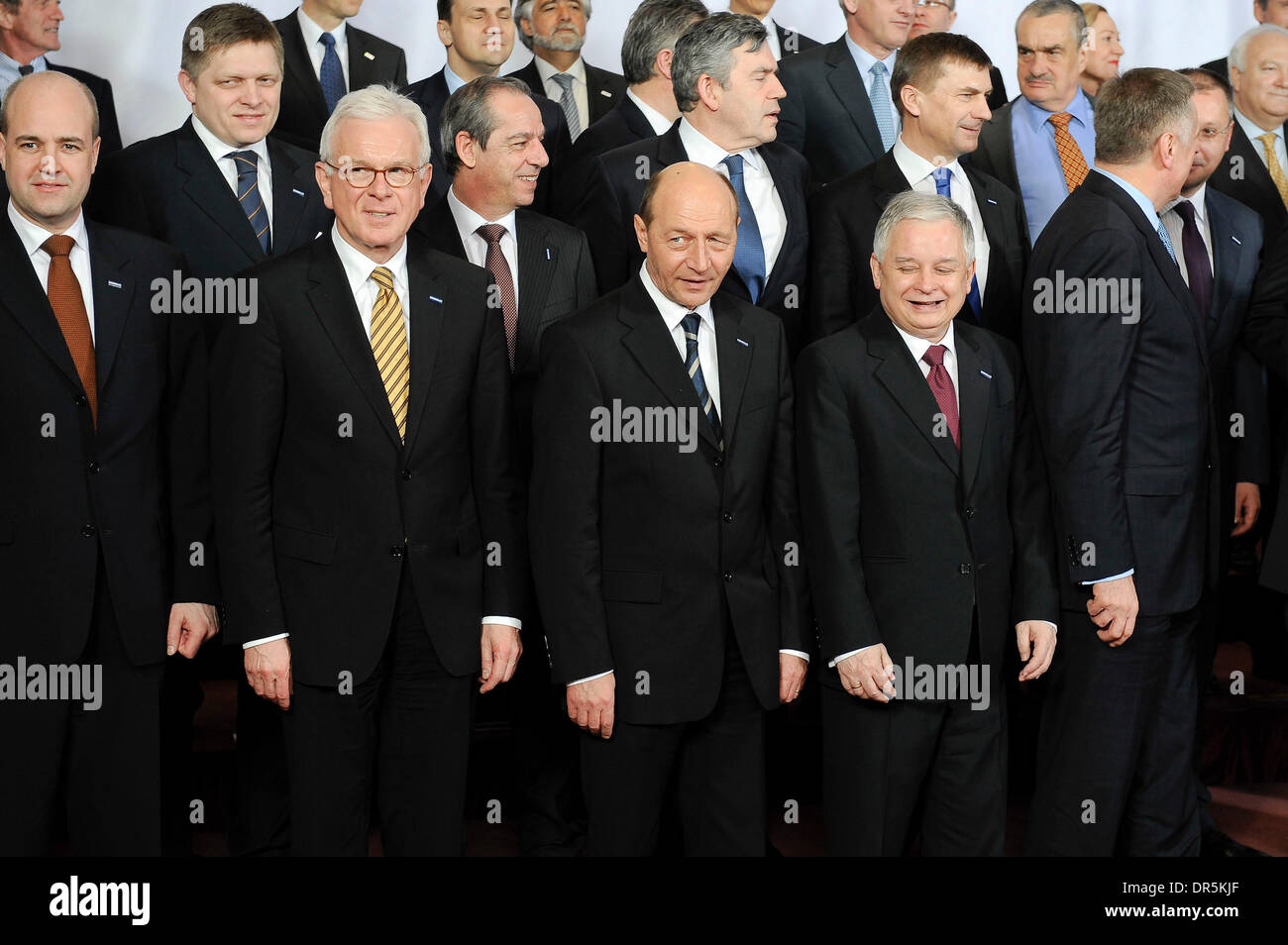 Heads state government pose group hi-res stock photography and images ...