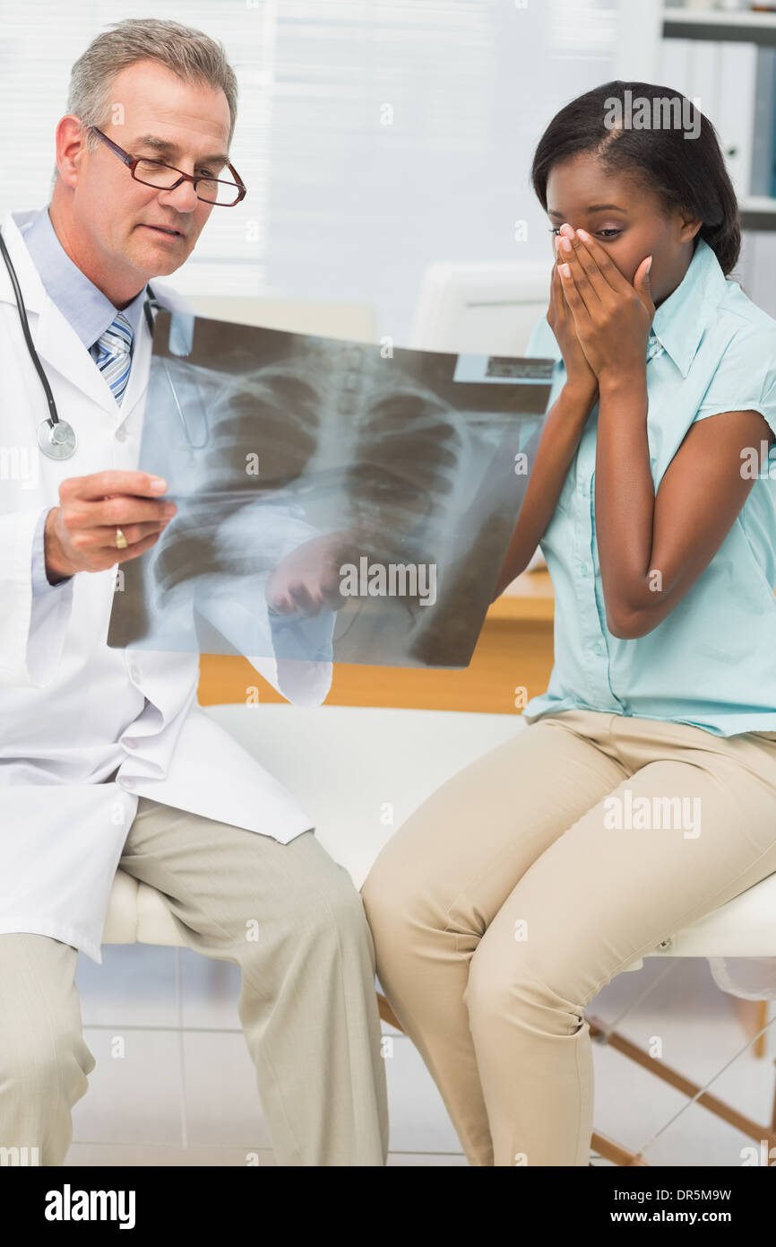 Doctor chest xray hi-res stock photography and images - Alamy