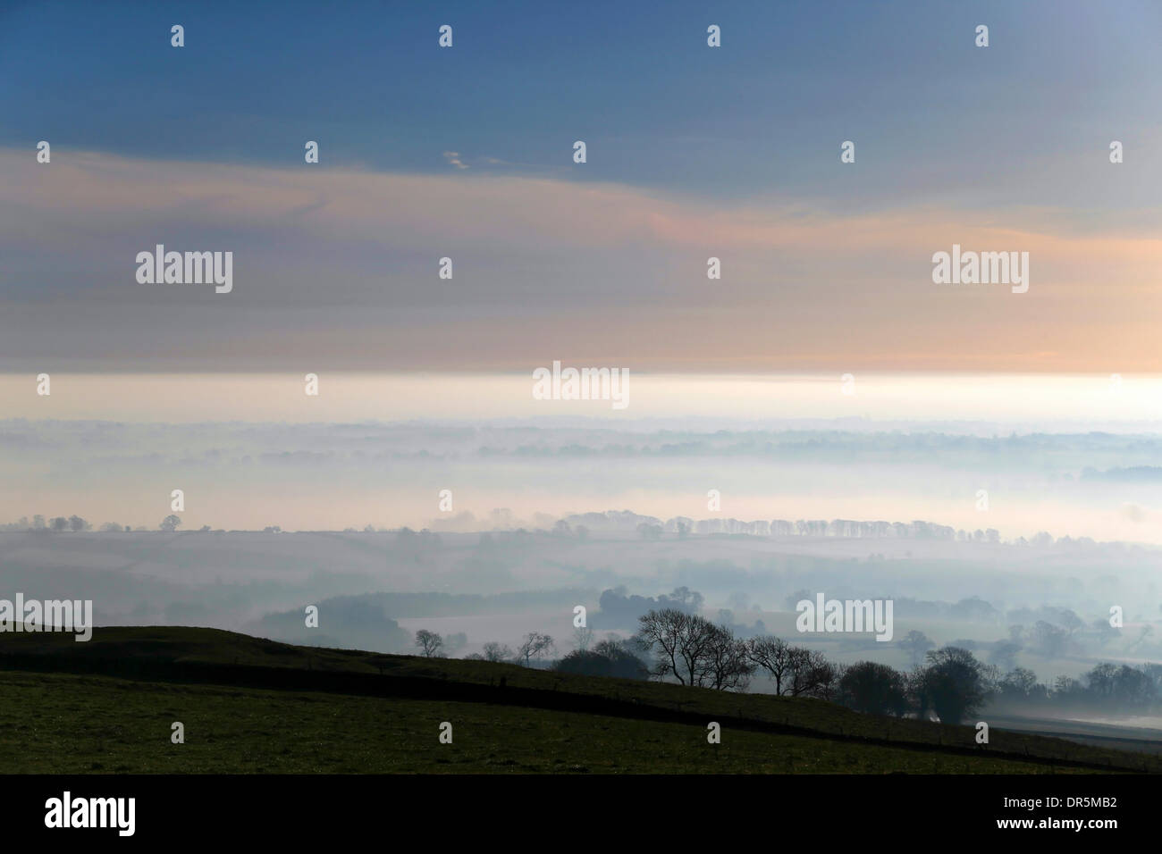 Ashbourne, Peak Districk, UK . 20th Jan, 2014. Freezing mist clings to ...