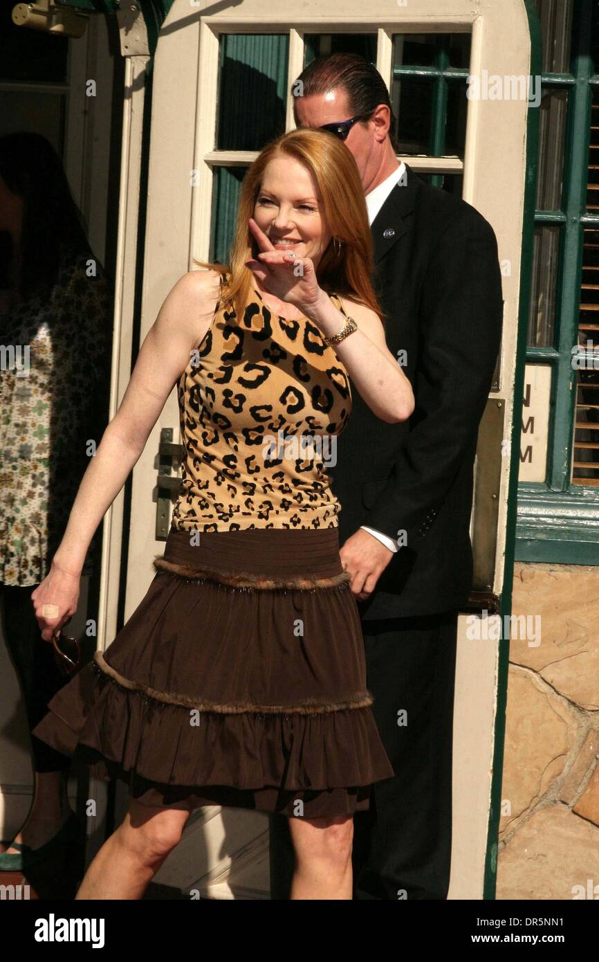 I14131CHW.WILLIAM PETERSEN HONORED WITH A STAR ON THE HOLLYWOOD WALK OF ...