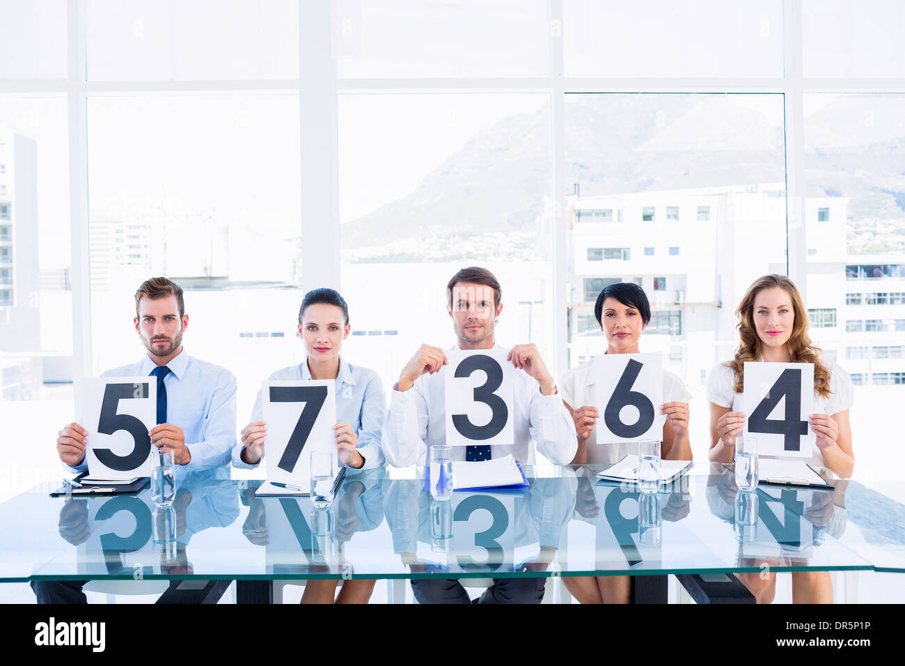 Judges panel score hi-res stock photography and images - Alamy