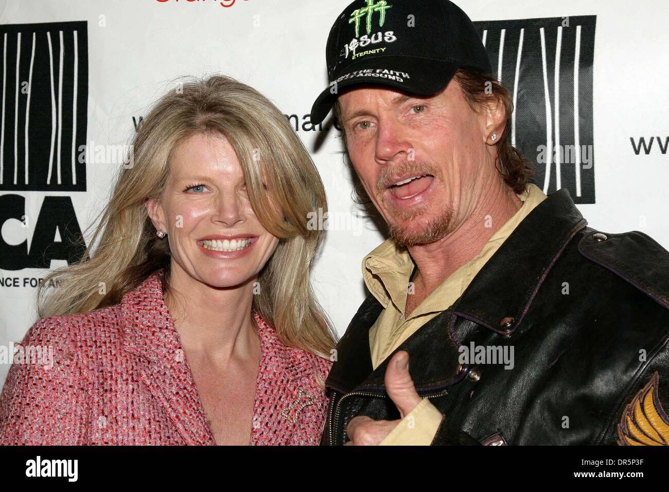 I14135CHW.''MUTTS TO MELROSE'' ORANGEBONE PET STORE GRAND OPENING TO ...