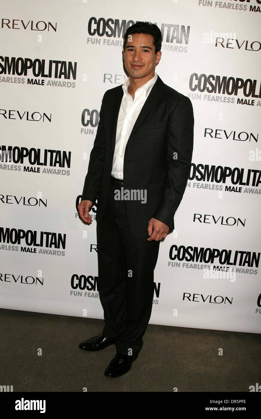 I14141CHW.COSMOPOLITAN MAGAZINE HONORS IT'S FUN FEARLESS MALES OF 2009 ...