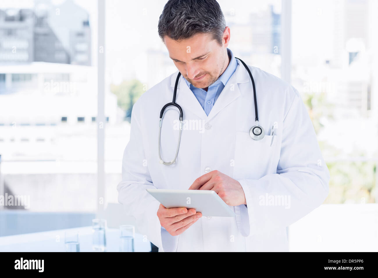 Doctor tablet hi-res stock photography and images - Alamy