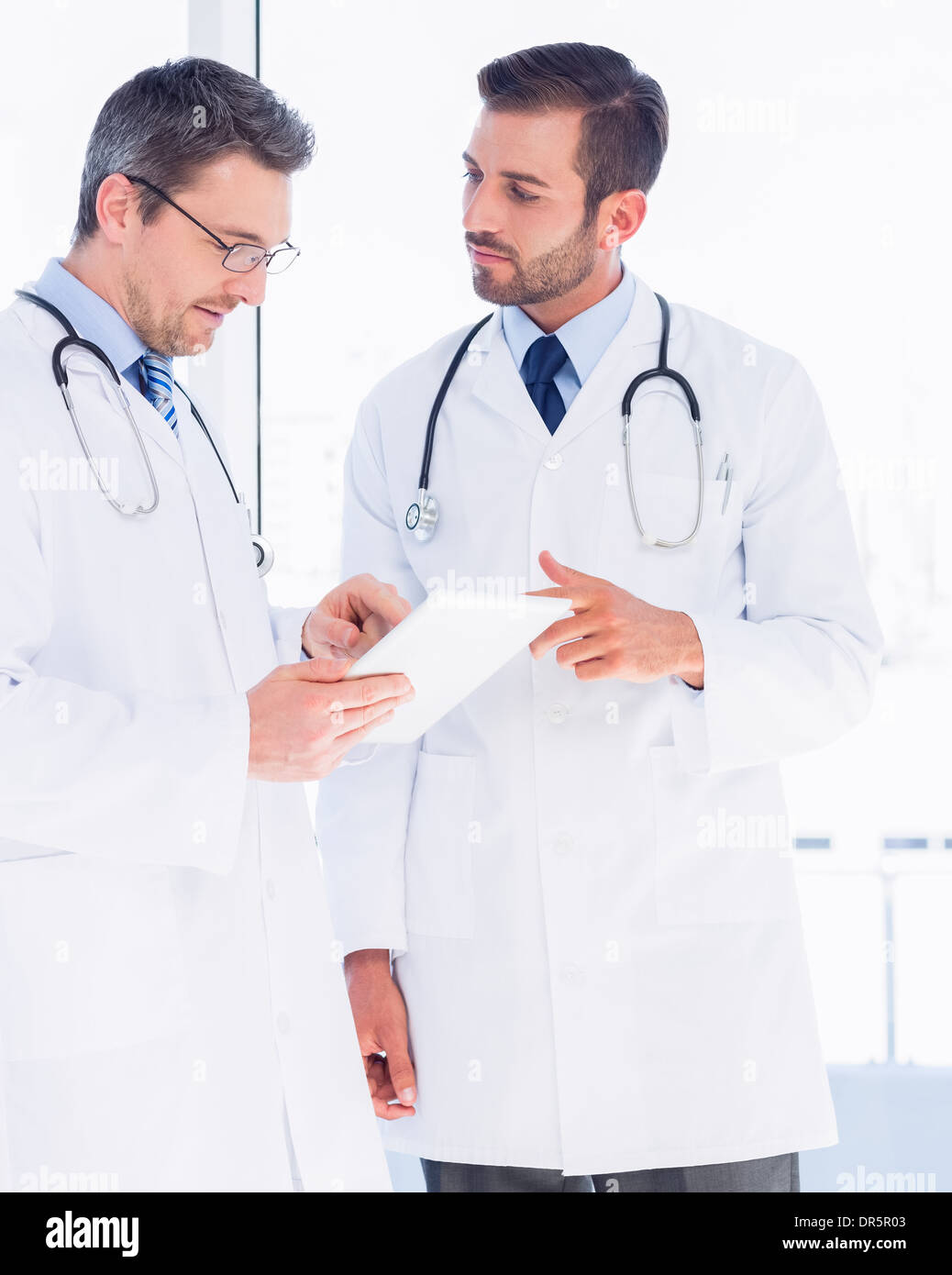 Male doctors hi-res stock photography and images - Alamy