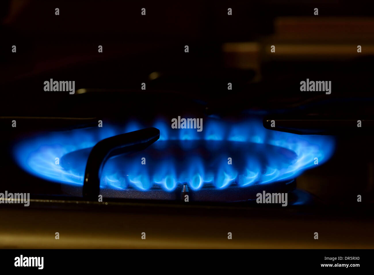 Fire blue flame heat hot kitchen domestic hi-res stock photography and ...