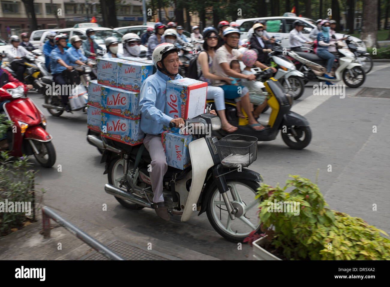 Motorbike delivery hi-res stock photography and images - Alamy