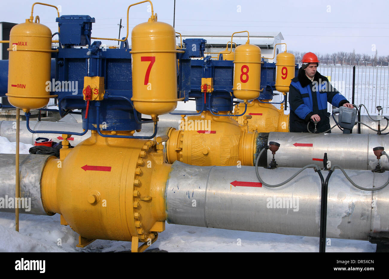 Gas metering stations hi-res stock photography and images - Alamy