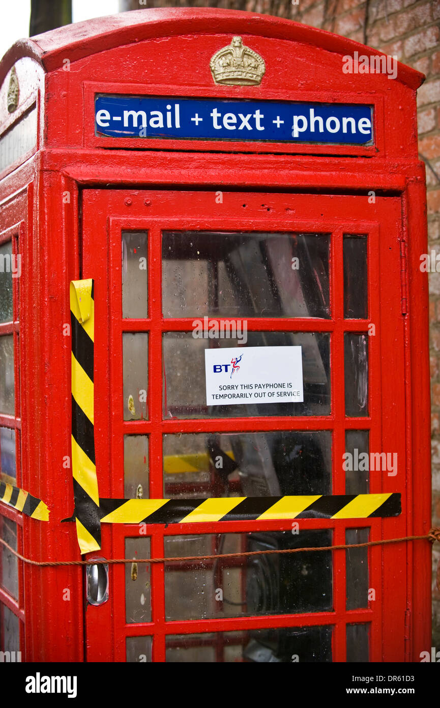 BT red phone box temporarily our of service at Peterchurch ... BT red phone box temporarily our of service at Peterchurch ...