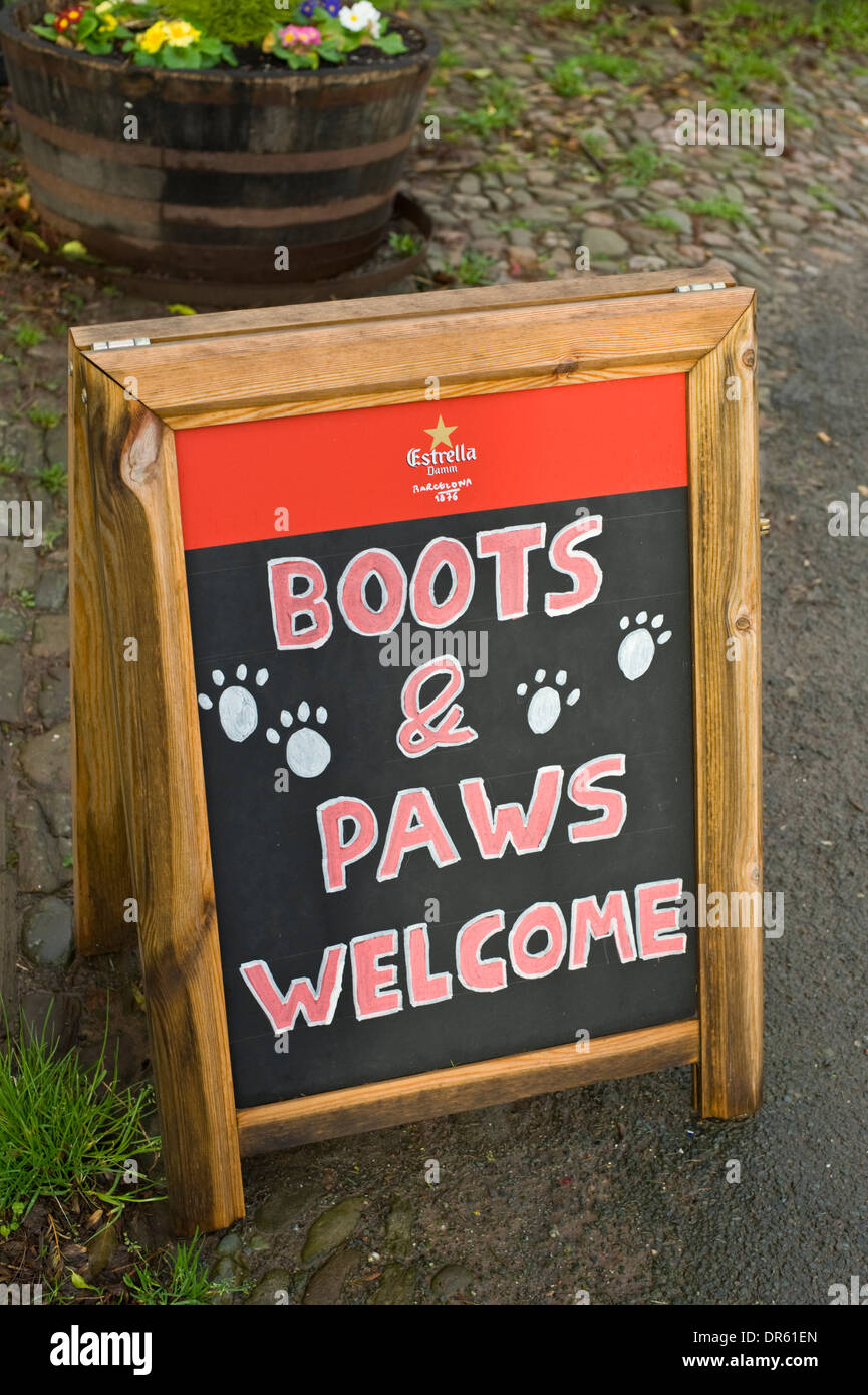 English country inns pubs hi-res stock photography and images - Alamy