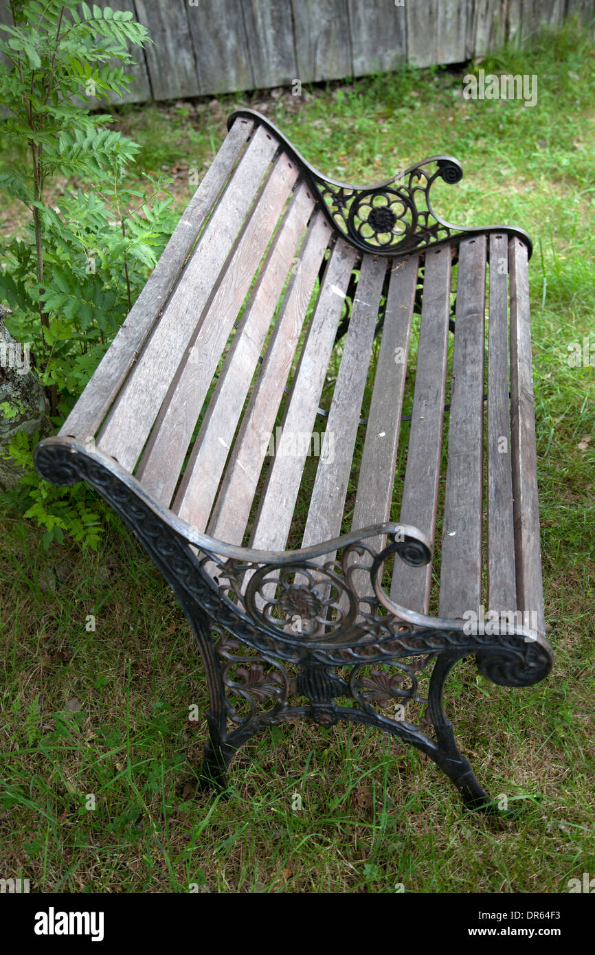 Dirty old bench hi-res stock photography and images - Alamy